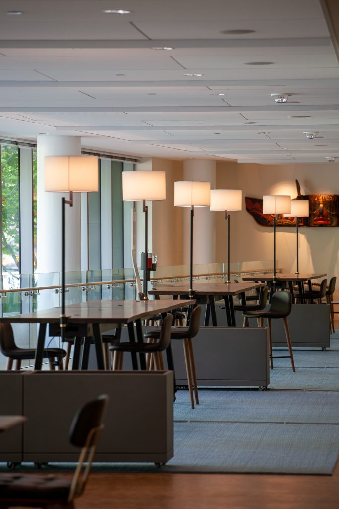 Movable Table Light – Resolute Online