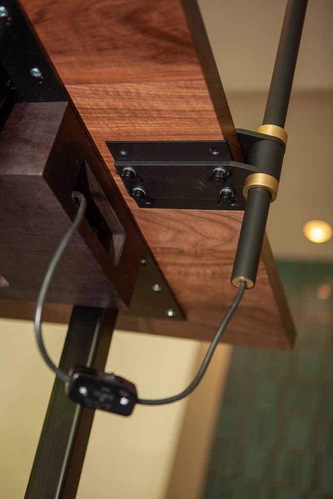 Movable Table Light – Resolute Online