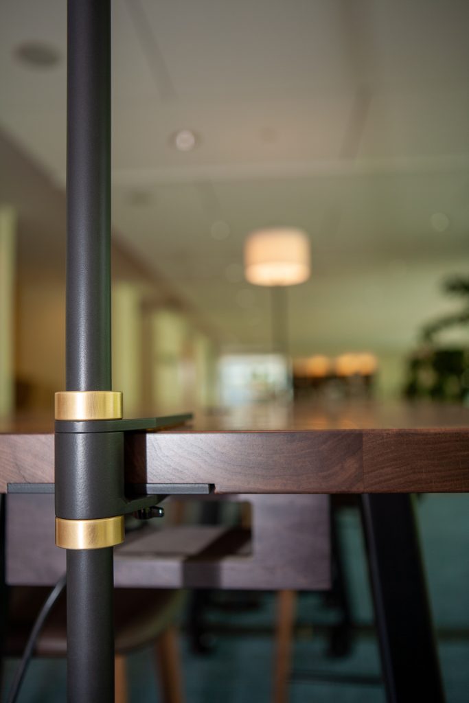 Movable Table Light – Resolute Online